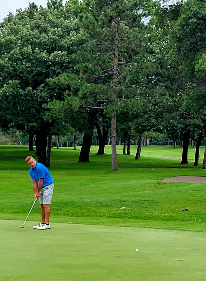 Bunker Hills Men's Golf Club